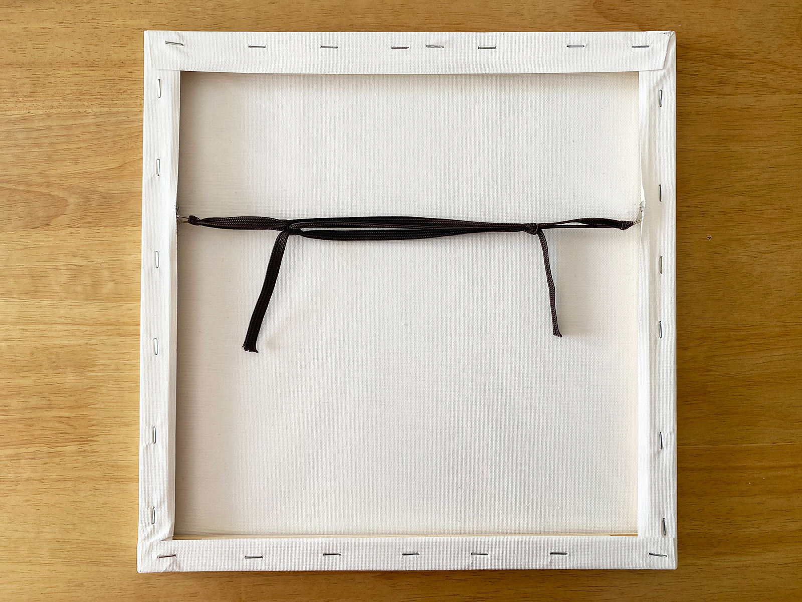 キャンバス・額縁の頑丈な紐の結び方【吊り金具の取り付け方】 - kisa illustration & design